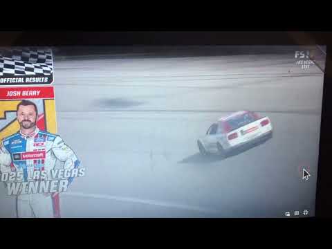 The final eight laps at Vegas nascar cup series race! - YouTube