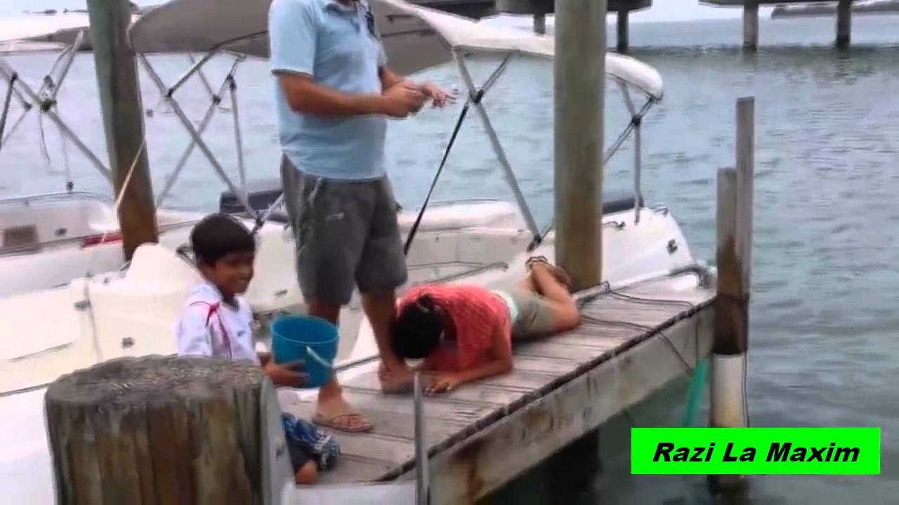 Faze Tari 2013 10 Minute de Comedie RAZI LA MAXIM - YouTube