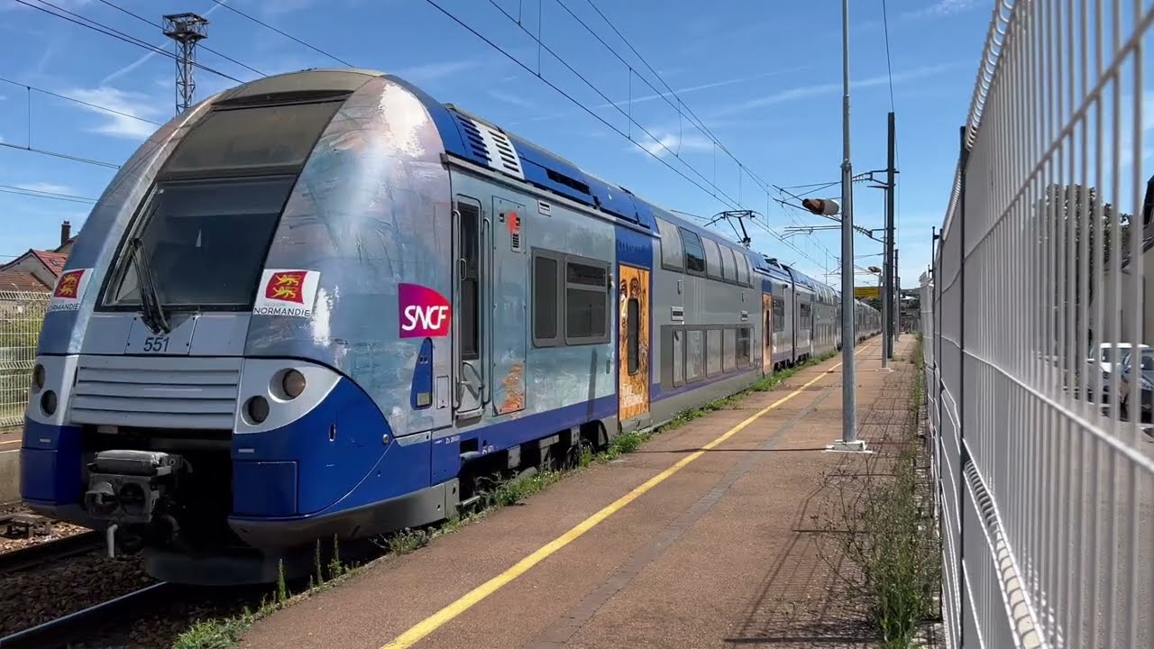 Départ de la gare de Vernon Giverny du TER Paris - Rouen assuré avec ...