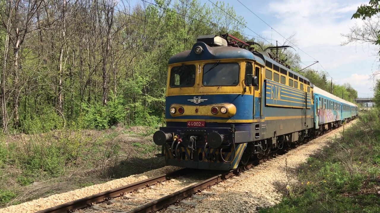 Bulgarian train in West park - Sofia - Bulgaria - YouTube