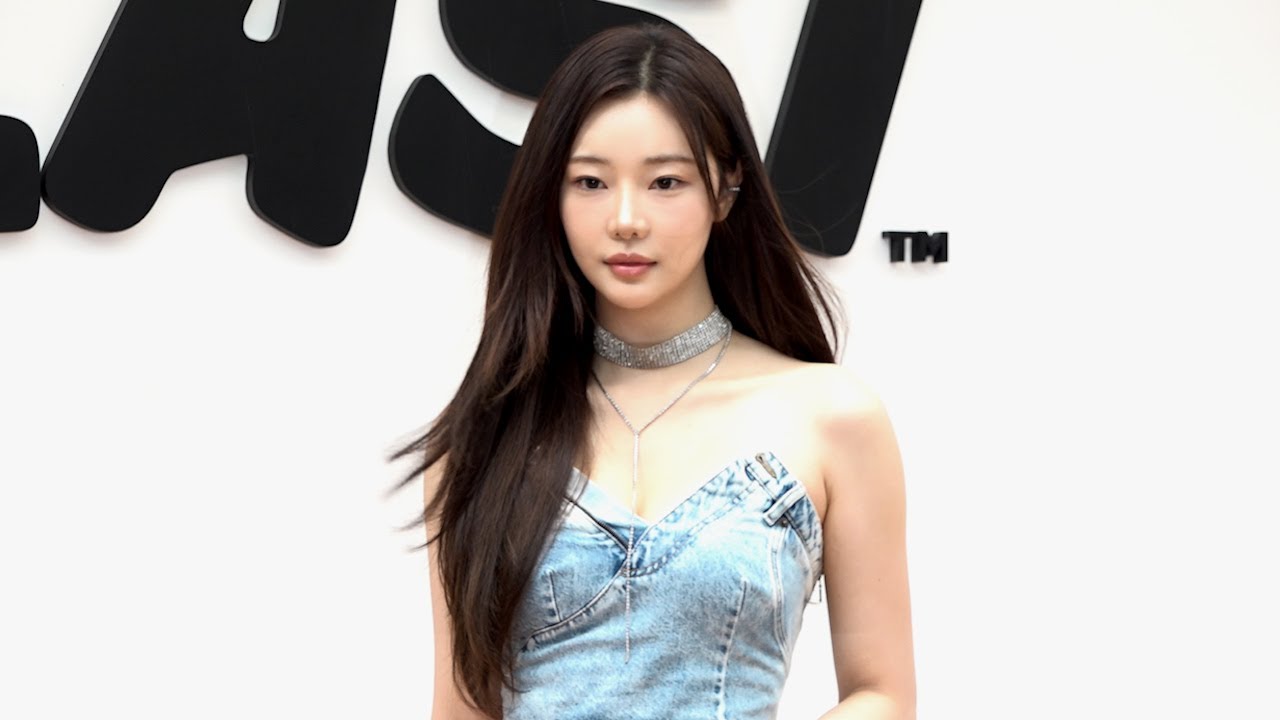 '171cm 49kg' 이시안(LEE SIAN), 바로 광고 한편 나왔네…'선선하게 부는 바람🍃 까지 완벽해' - YouTube