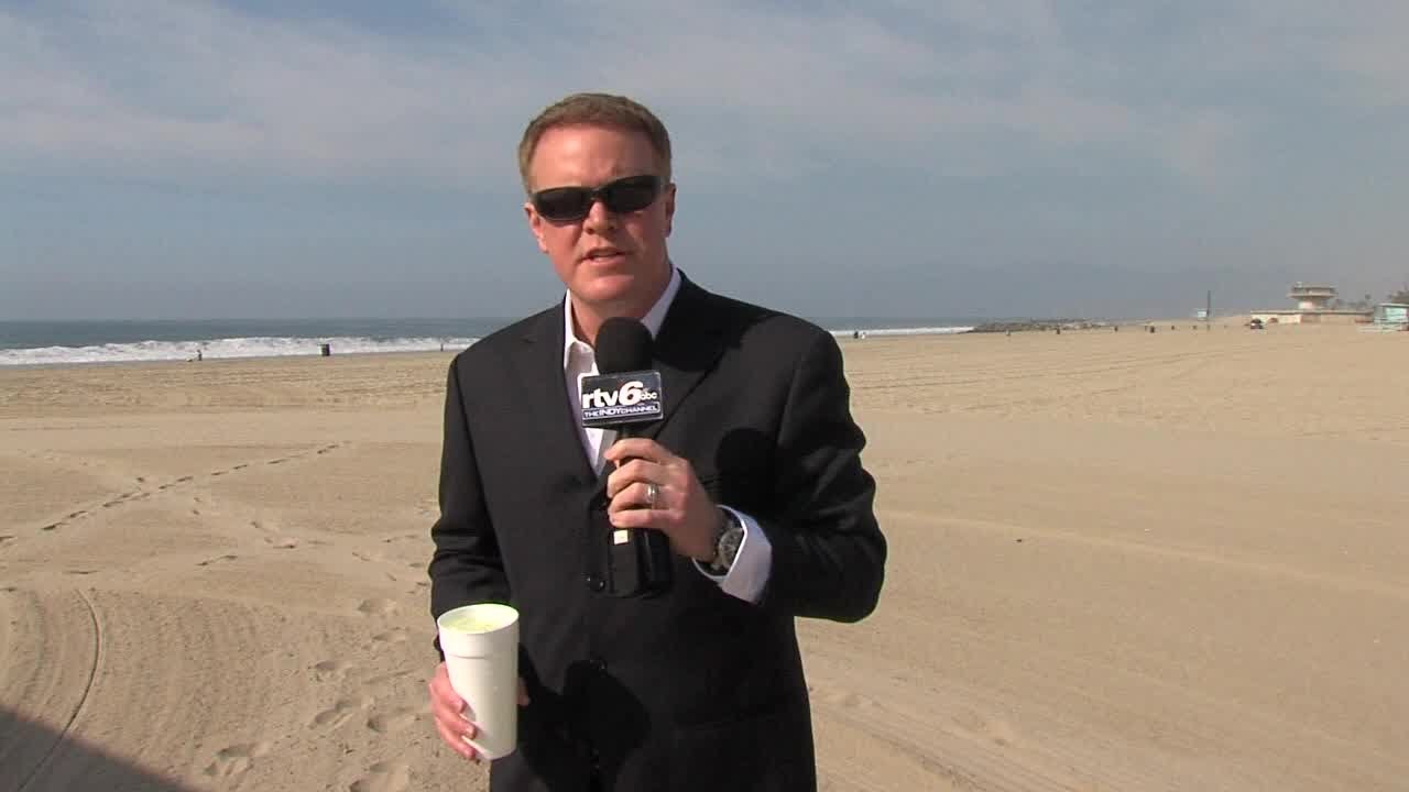 Dave Furst roughs it in L.A. weather - YouTube