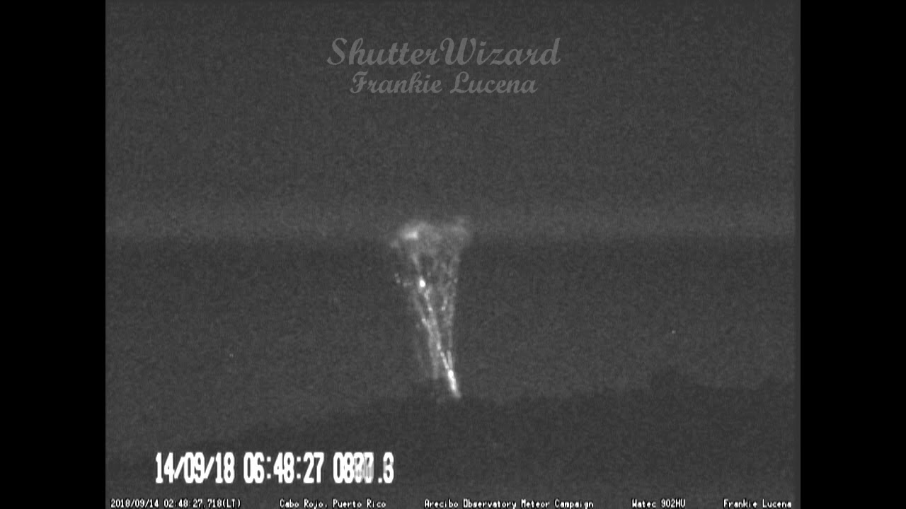 Gigantic Jet Lightning over Tropical Storm Isaac - YouTube