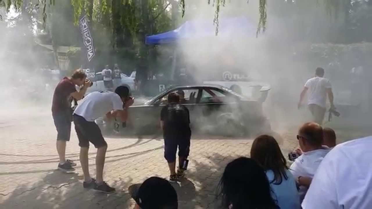 Musk black E36 Stance Burnout - 2GetAir 2k15 - YouTube