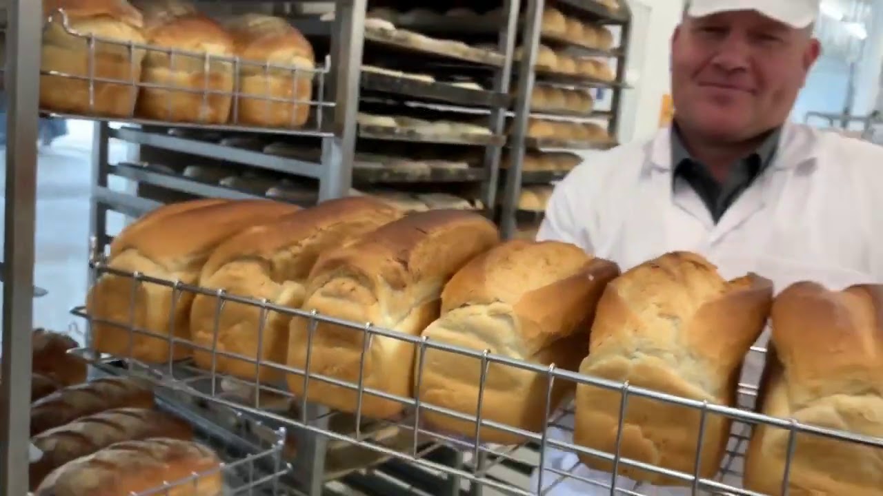 Gilchrist's Bakery has risen to the covid challenge - YouTube