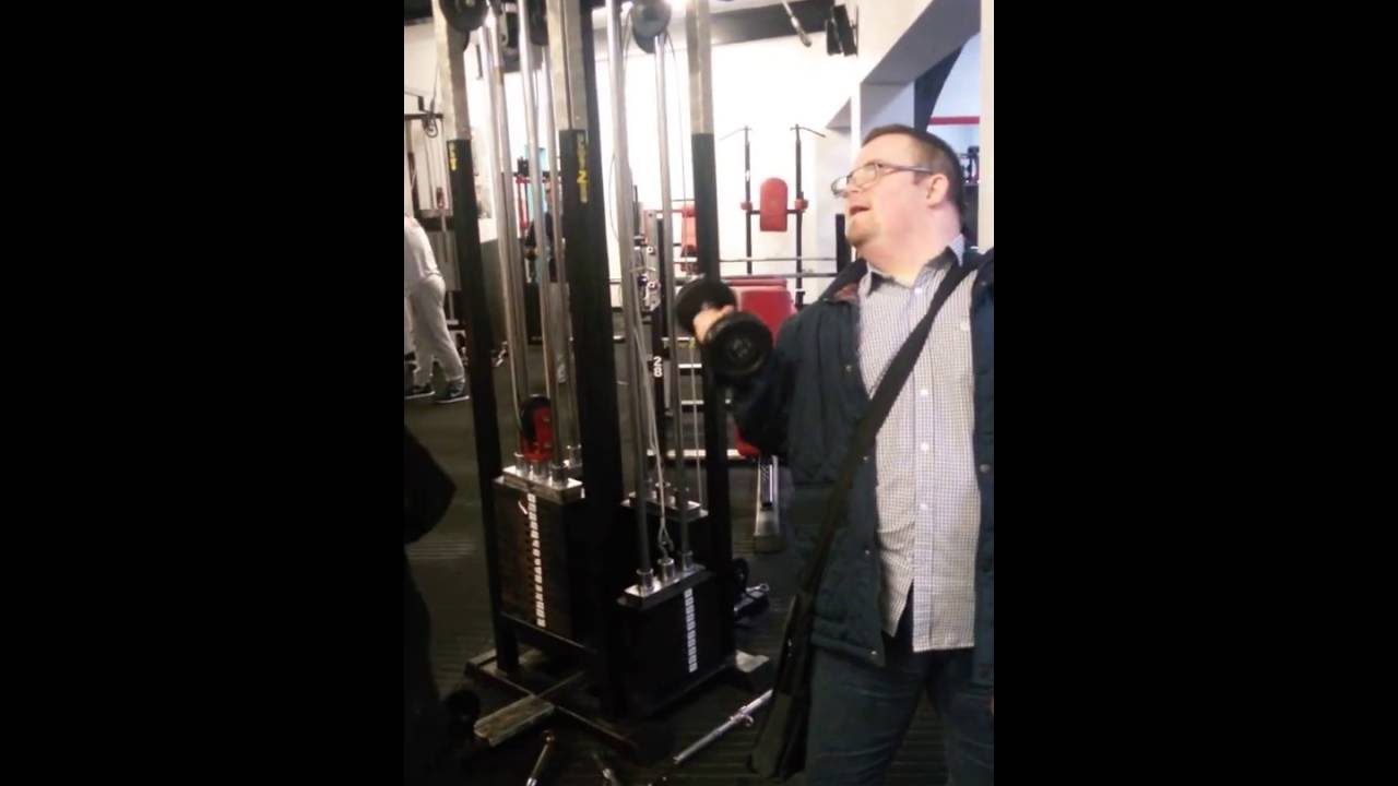 Michael show boating at Powerbeck Gym in Leigh - YouTube