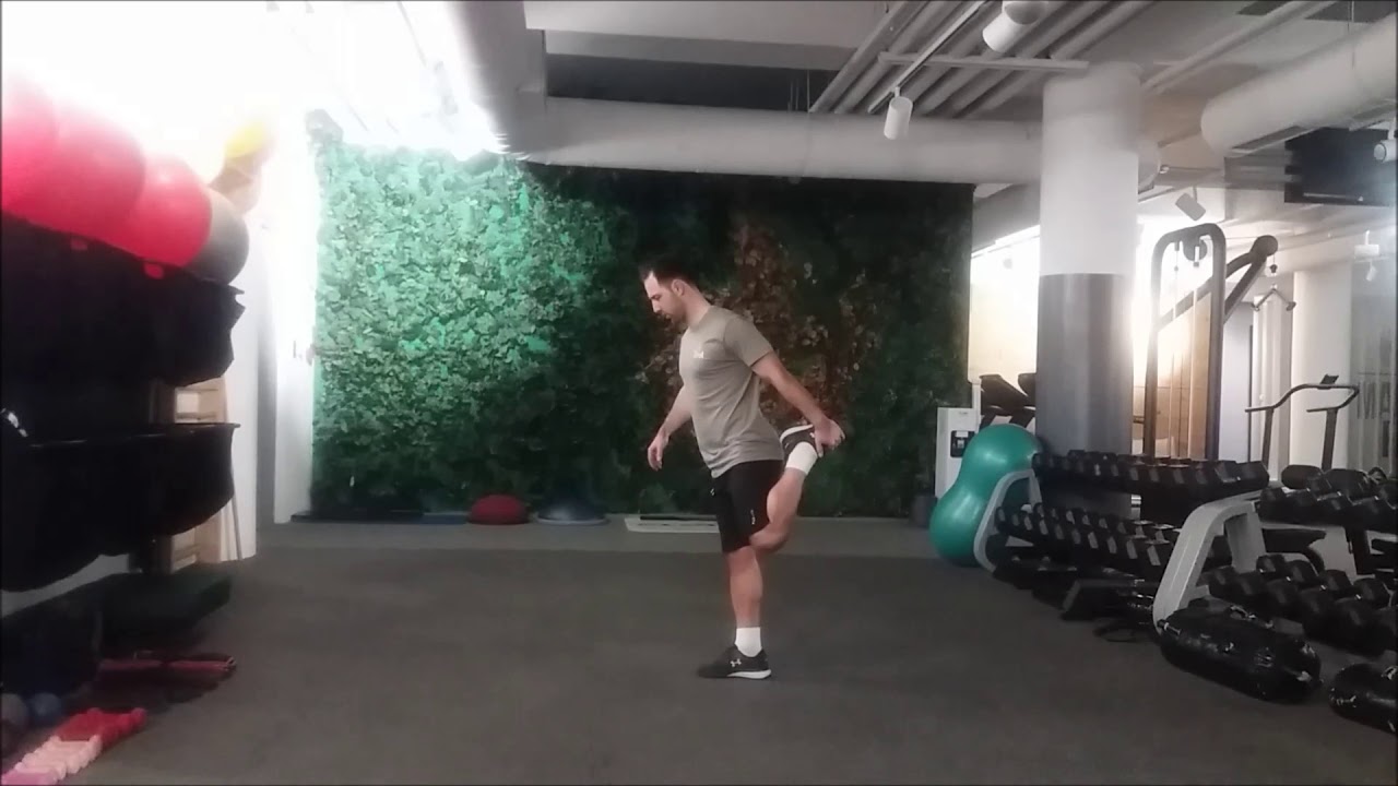 QUAD STRETCH SQUAT - YouTube