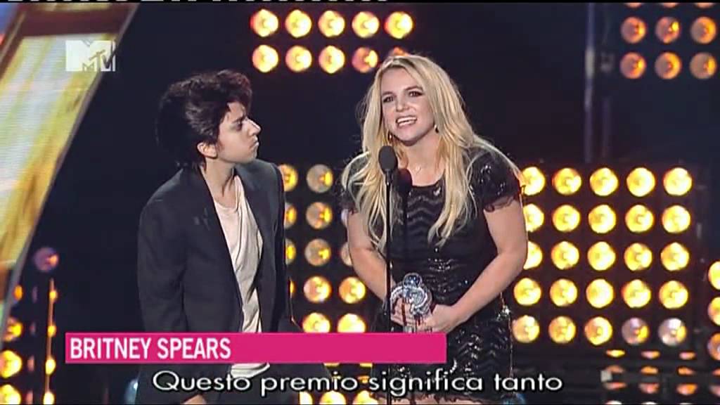 MTV Video Music Awards - HIGHLIGHTS 2011 (Italian subtitles) - YouTube