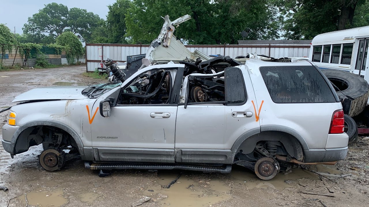 These FORD EXPLORERS FULL OF K-FRAMES CRUSHED FLAT!😱😱😱 - YouTube