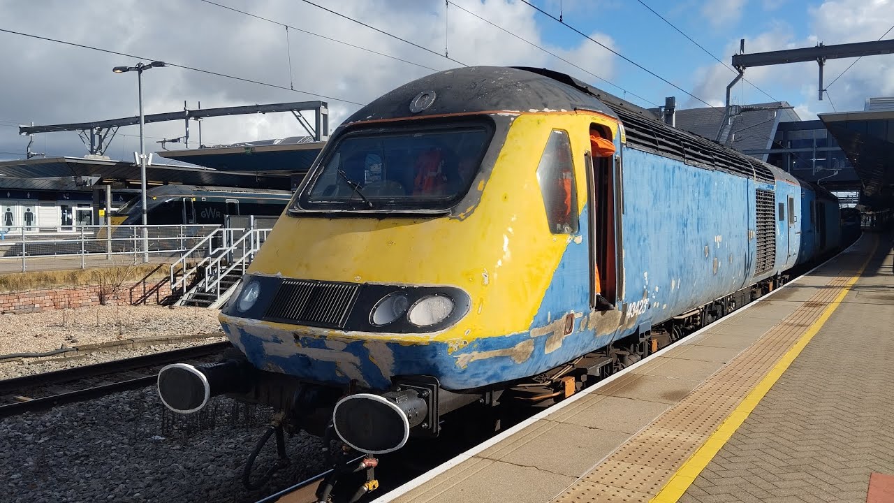 RailAdventure Class 43 arrival at Reading for Eastleigh - YouTube