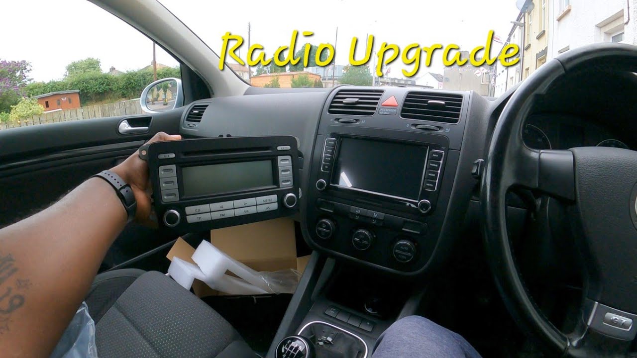 Volkswagen Golf (Mk5) Radio upgrade - YouTube