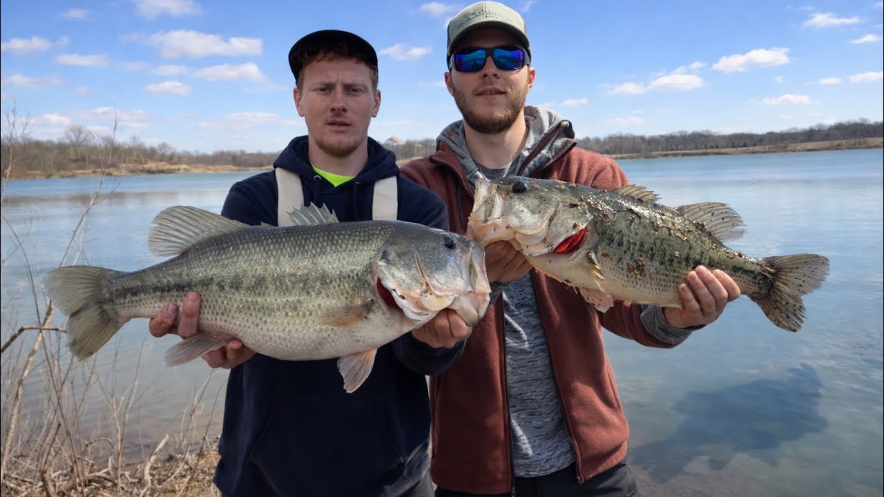 WE BOTH CAUGHT OUR PB AT THIS LOADED SAND QUARRY (MULTIPLE HUGE BASS ...