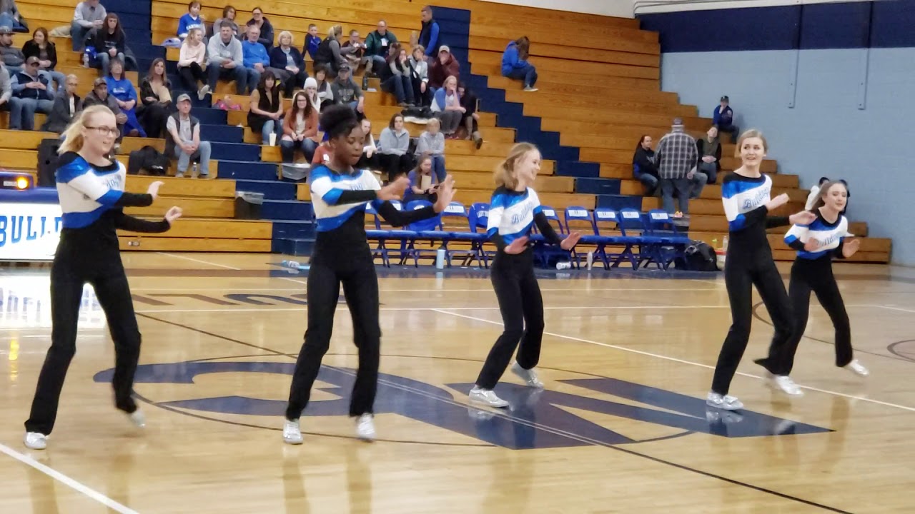 Moffat County High School Spirit Team Halftime Routine - YouTube
