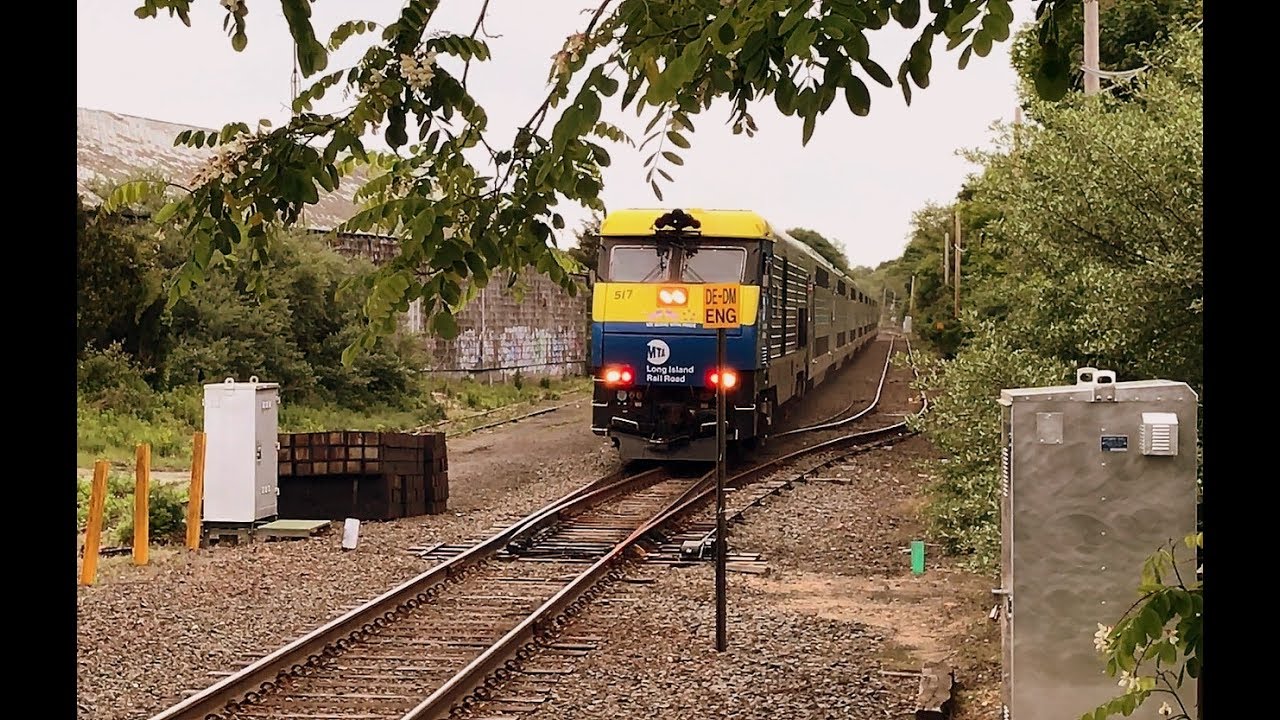 LONG ISLAND RR (LIRR) EMD DE30AC push-pull bi-level service arrives at ...