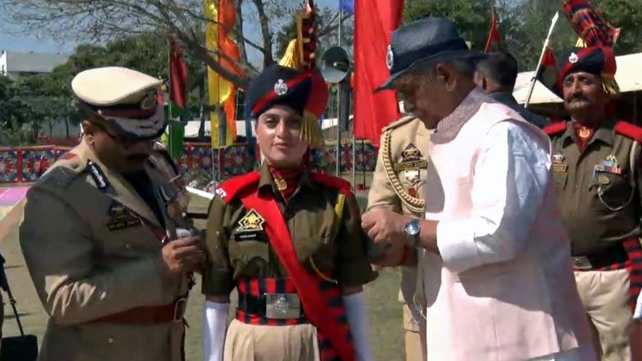 Kathua: Passing Out Parade of J&K Police Constables Held - YouTube