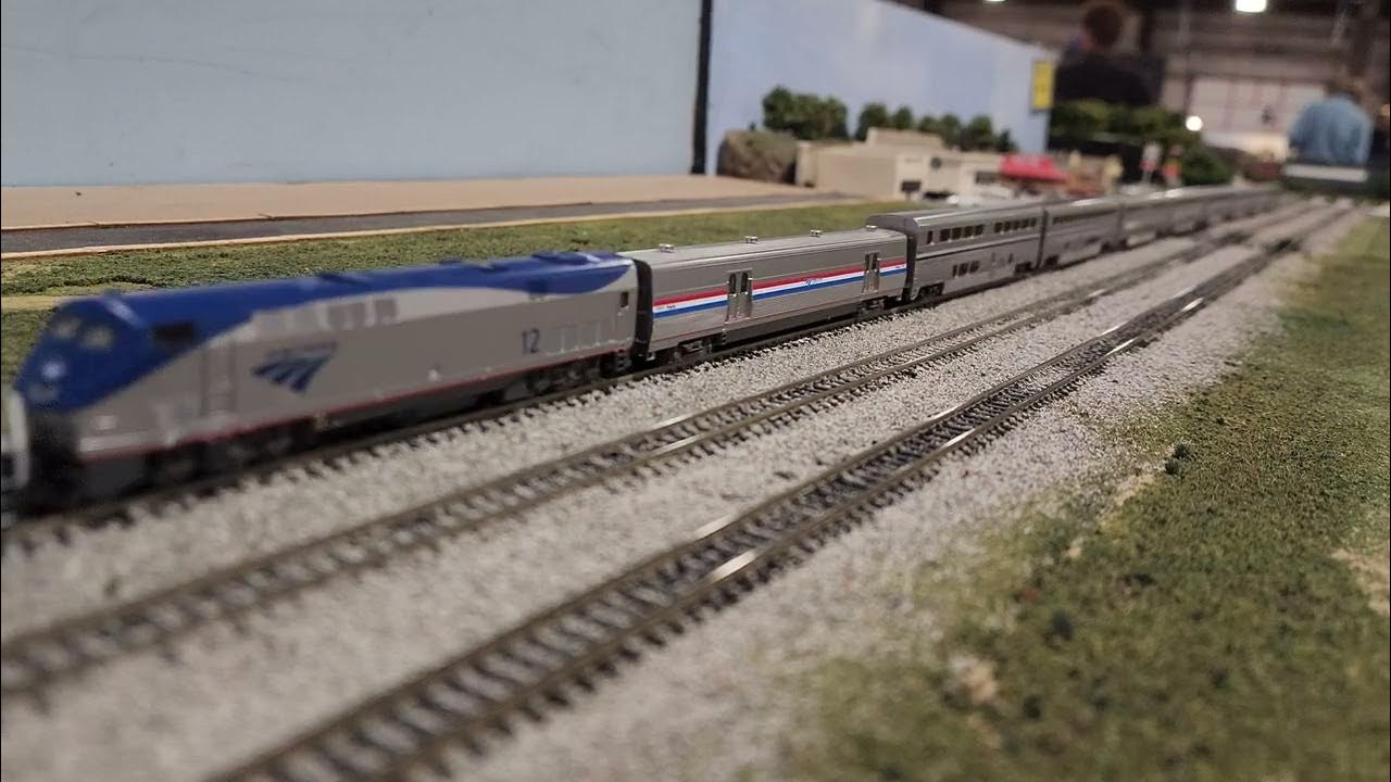 N Scale Amtrak Empire Builder with 5 locomotives at the Timonium train show - YouTube