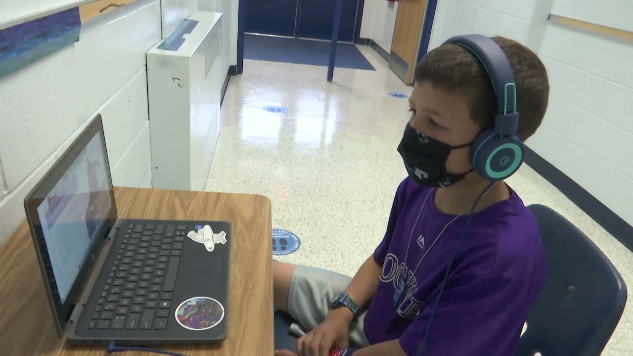 Pattie Elementary School Reading Buddies Program - YouTube