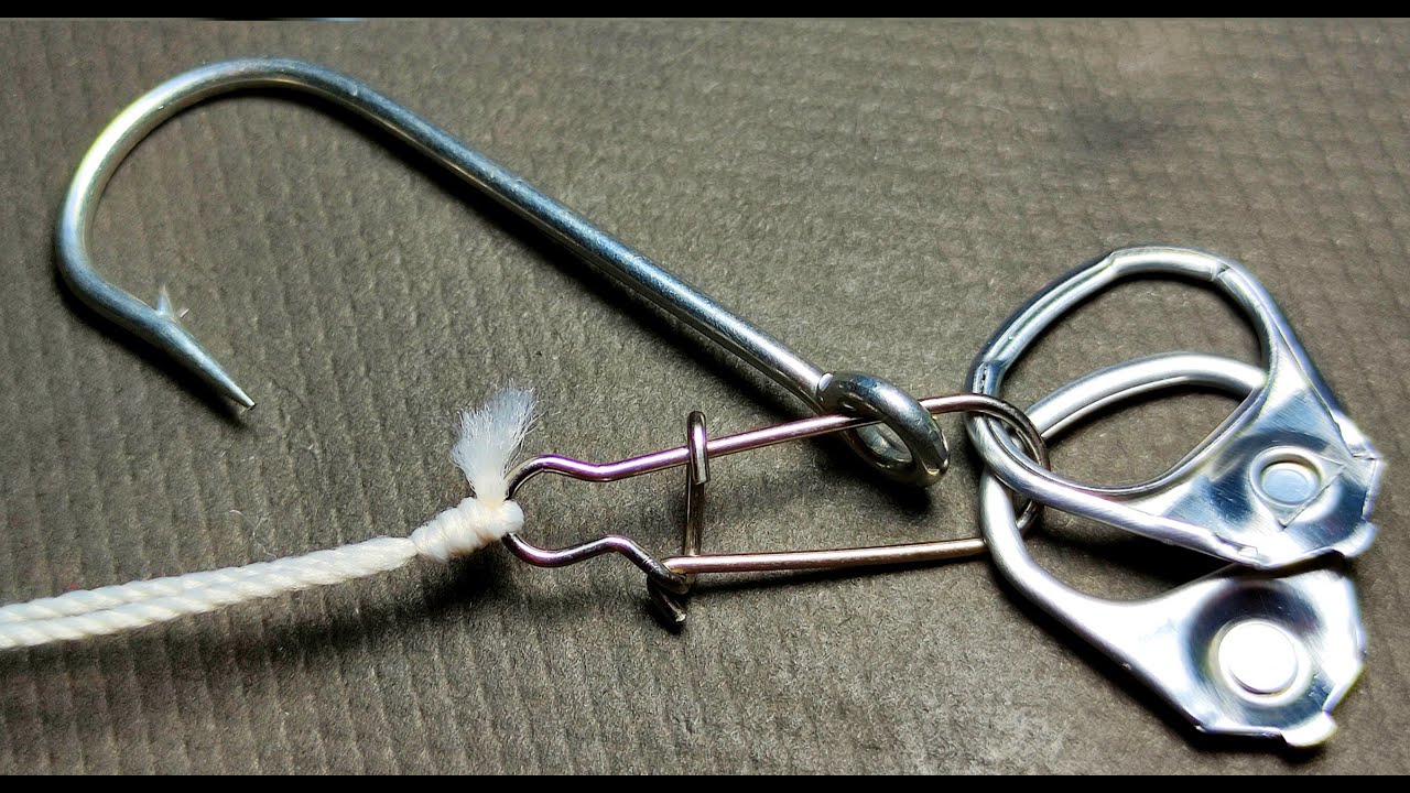 How to make a Bladed Jig with the Monster Energy drink can t ...