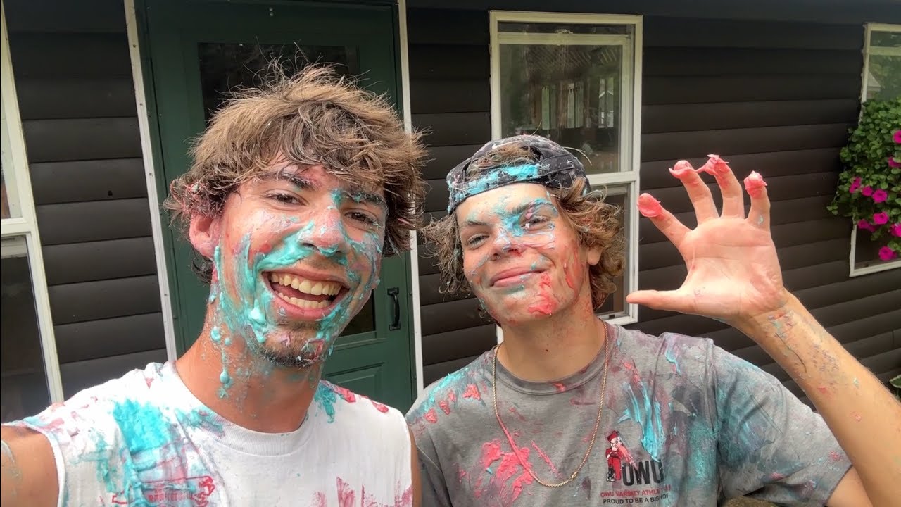 4th of July Frosting Fight - YouTube