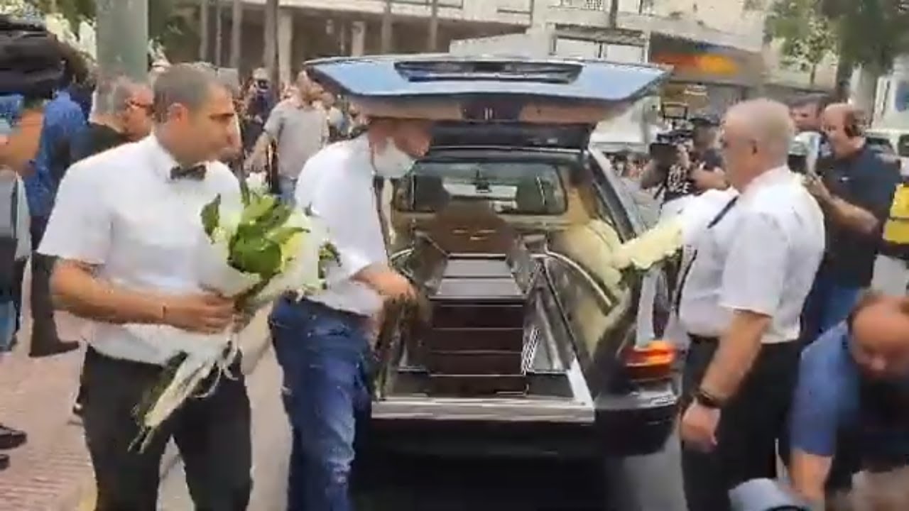 Εικόνες από την κηδεια του Ρόμπερτ Ουίλιαμς | CNN Greece - YouTube