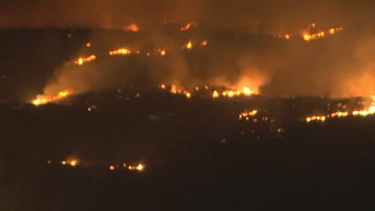 A night view of the flames in Sears Fire - YouTube