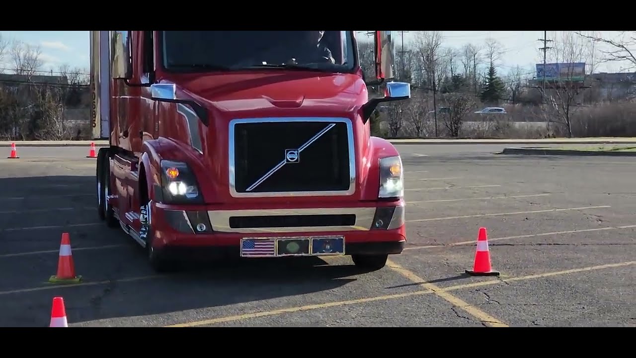 Setting up a Semi Truck turn - YouTube