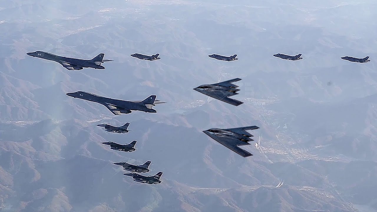 Massive Number of US Bombers Performing Hypnotic Flyover Formation ...