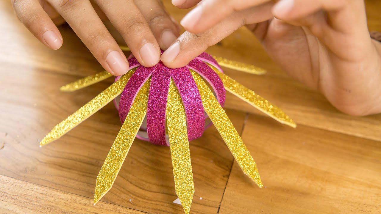 Easy Christmas Decorations: Ornaments and Party Ideas by HandiWorks ...