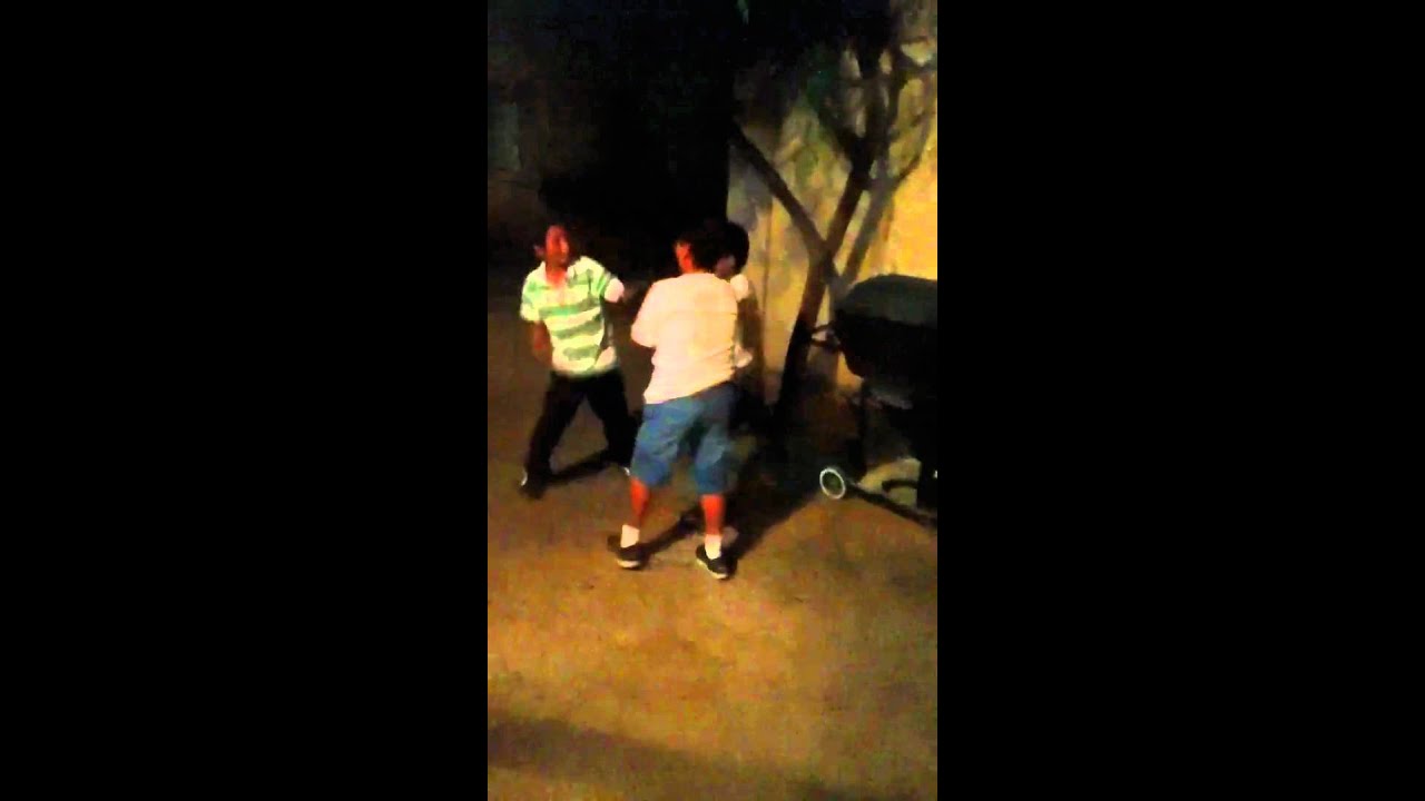 Graffiti fight - YouTube