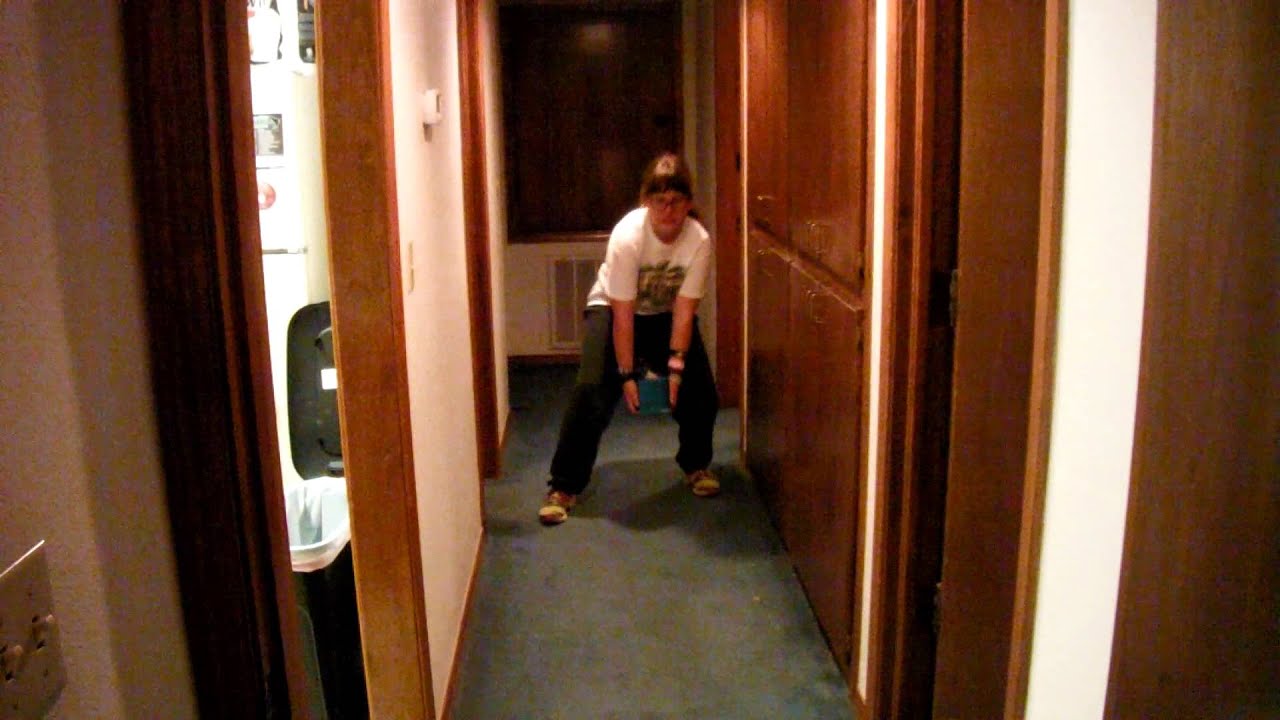 Heavy Lifting walk cycle- front view - YouTube