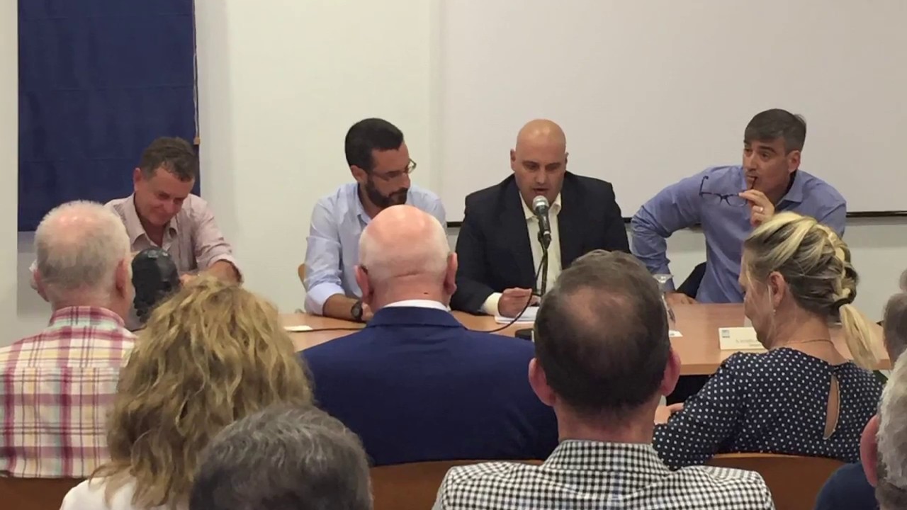 Daniel Feetham's statement on CM at Round Table - YouTube