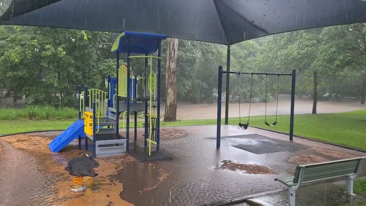 Brisbane Floods 2022 Little Cabbage tree creek vs Gympie and Zillmere ...
