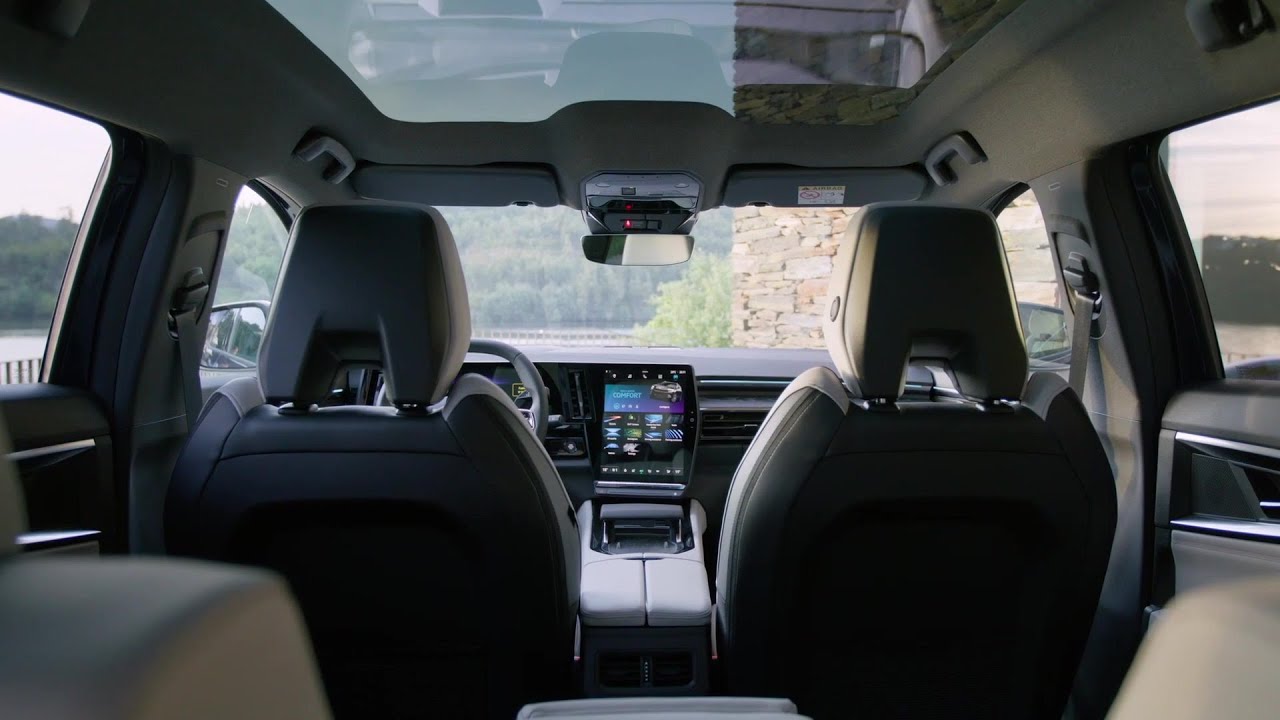 The All-new Renault Espace E-Tech 200 ch Interior Design in Midnight ...