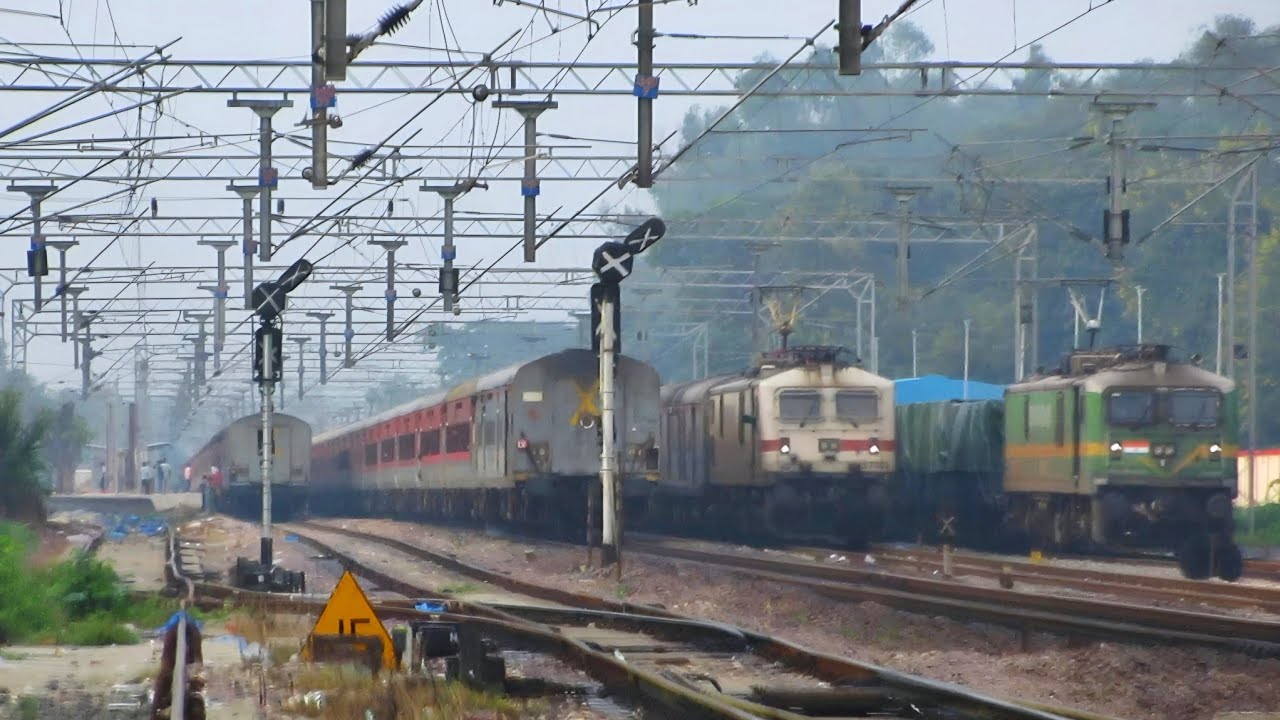 Danapur - Pune Express Overtaken By Anand Vihar T. - Rewa SF Express At IDGJ.!! - YouTube