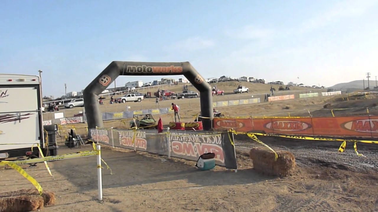 Honolulu Hills Raceway, Taft, California - SXS Racing Action! - YouTube