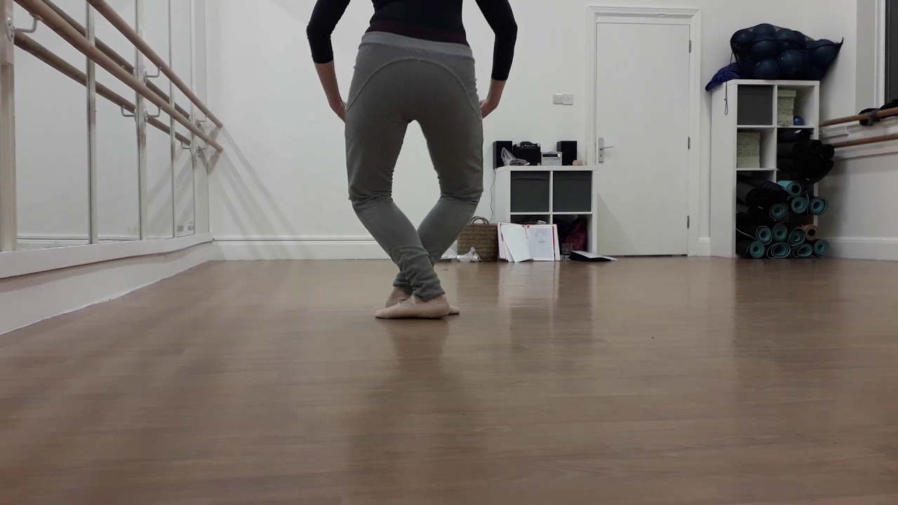 Entrechat trois and changement battu - YouTube