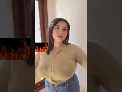 bajunya kekecilan kak 🤔