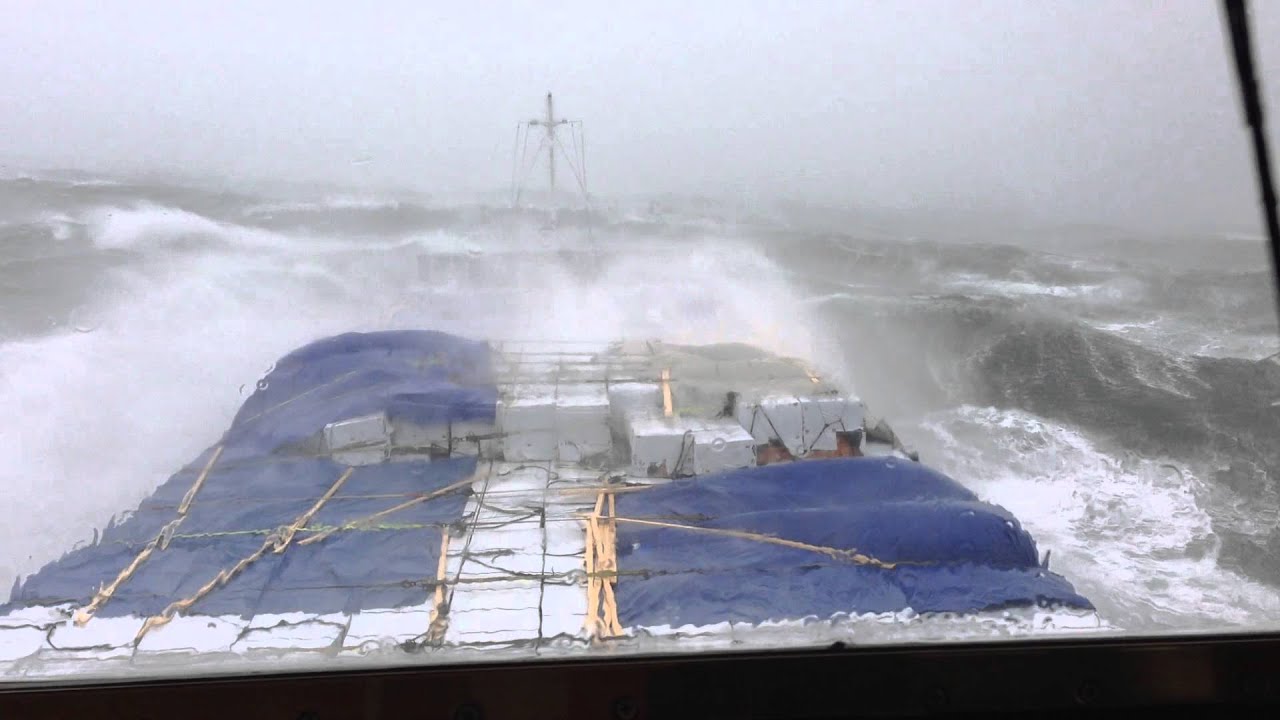 3400 dwt vessel battling rough north sea - Dec 2013 - YouTube