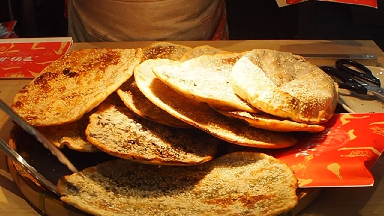 1,000-Year-Old Ultra-Crispy Chinese ‘Naan’ | Chinese Flatbread | A Gan Guo Kui - YouTube