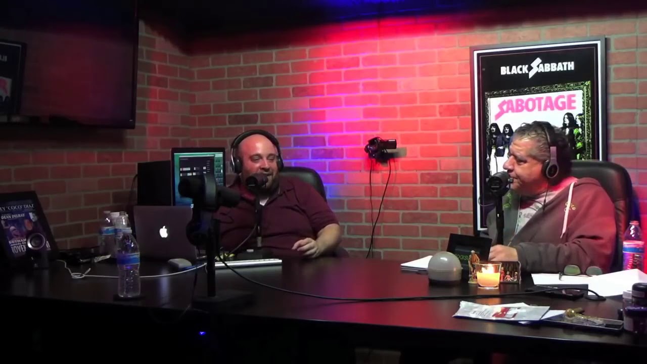 Joey Diaz Explains How Lee Syatt Eats Cupcakes - YouTube