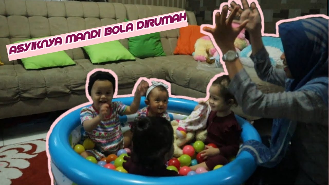 Asyiknya Bermain MANDI BOLA Dirumah - Video Anak Bermain - Playing Kids ...