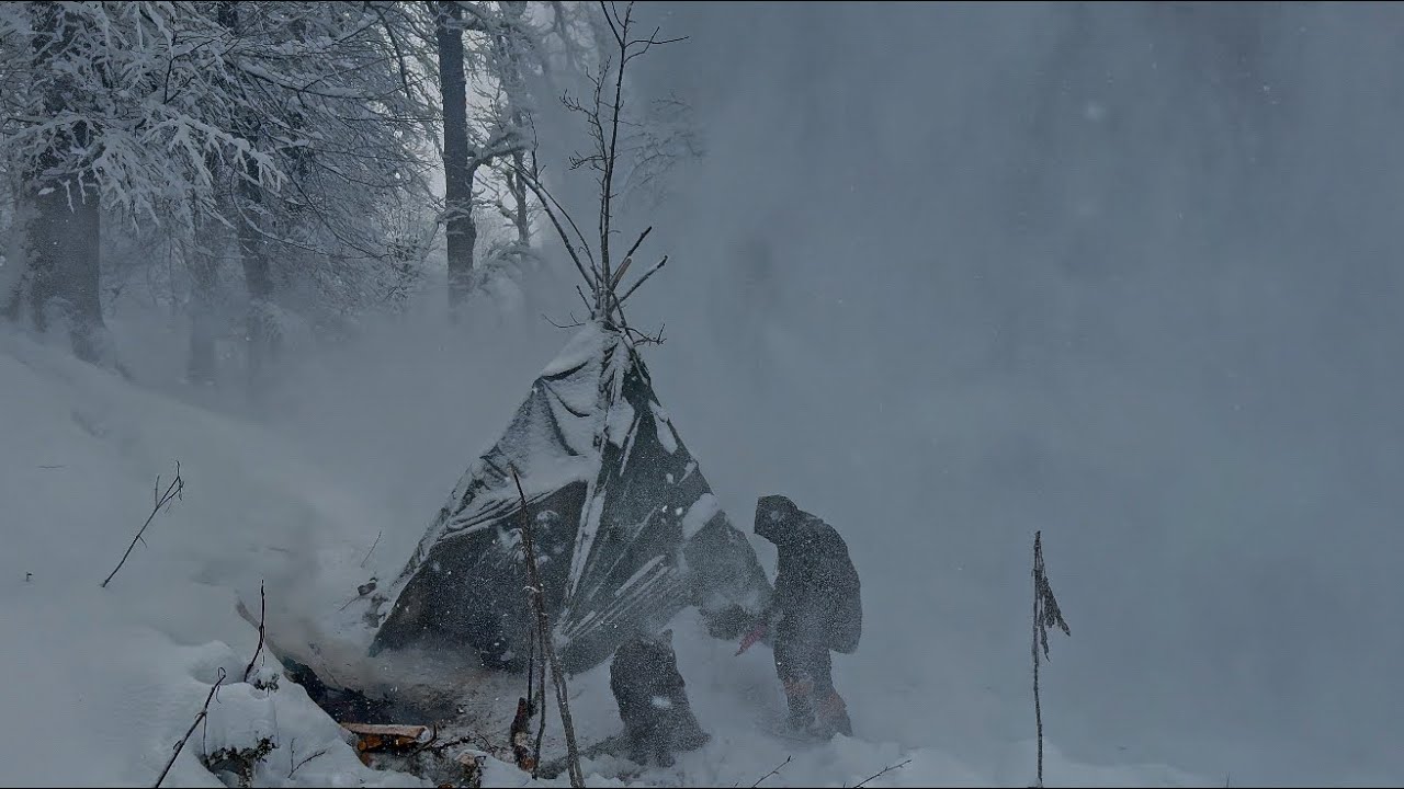 Frozen Alone in a SNOWSTORM for 3 DAYS Can I Survive? - YouTube
