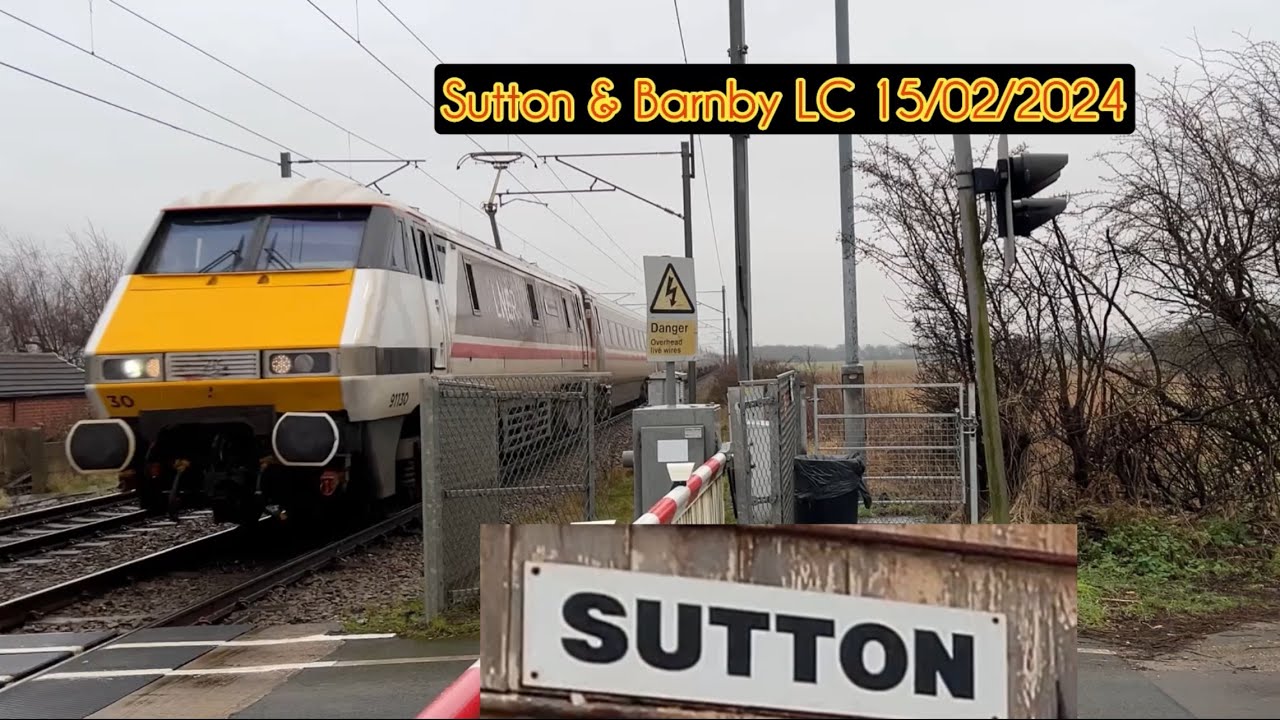 Sutton & Barnby Level Crossing 15/02/2024 - YouTube