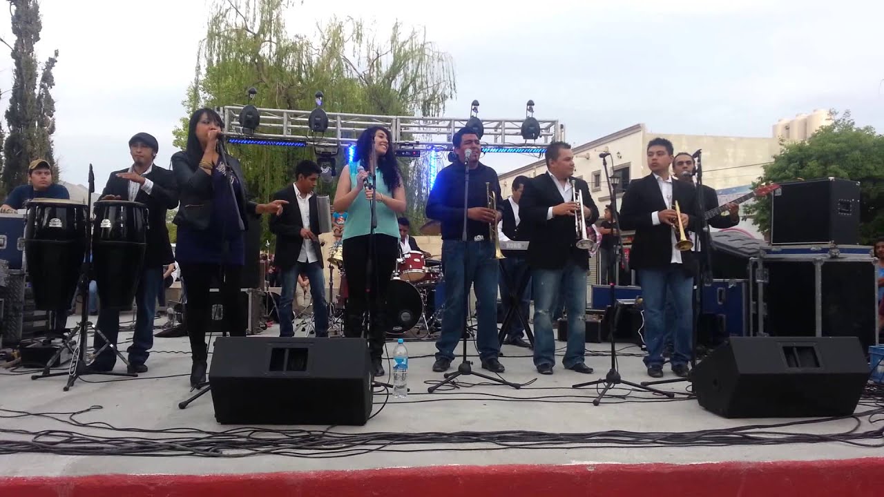 ELITE BAND, CERCA DEL MAR Y AMIGA - YouTube