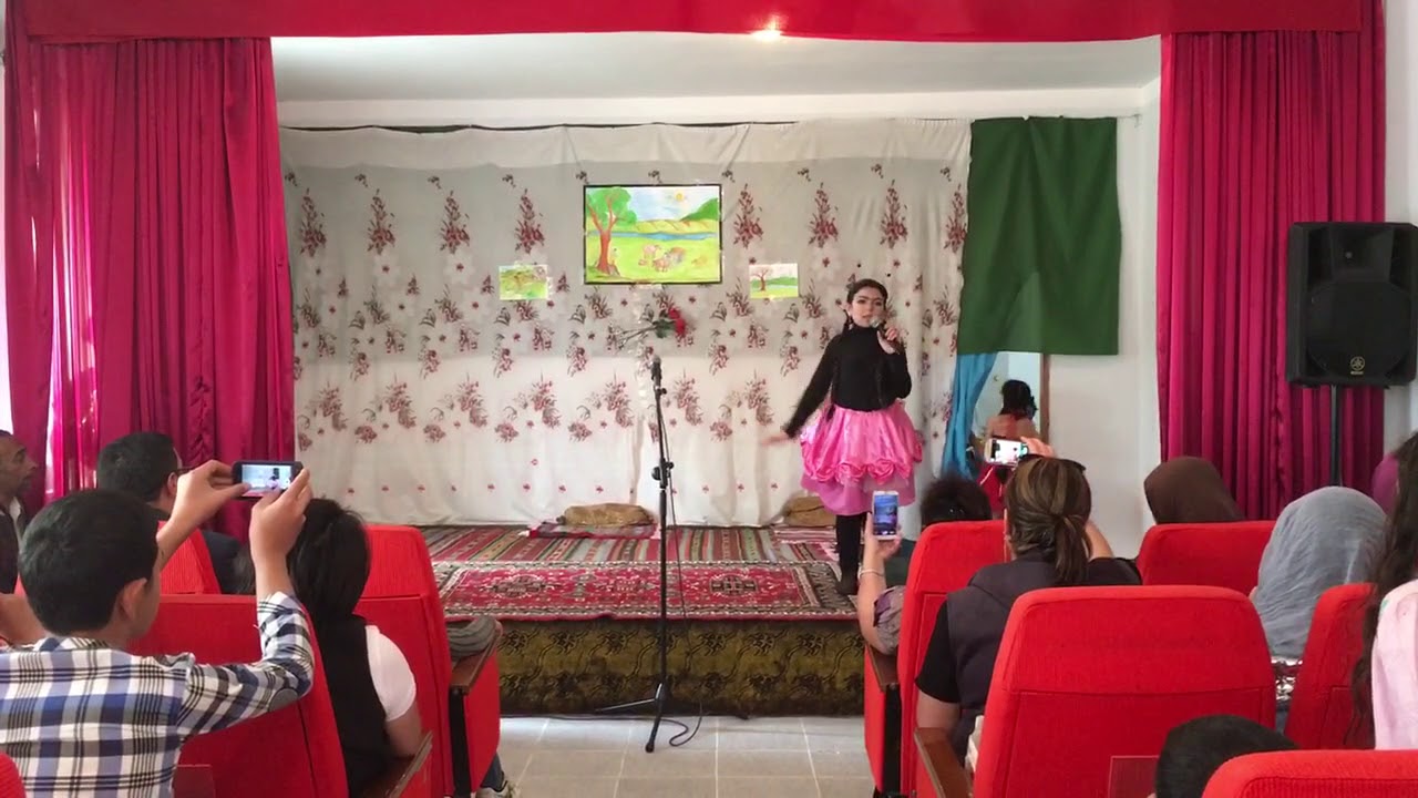 Tik tik xanim Ingilis dilinde tamasasi - YouTube