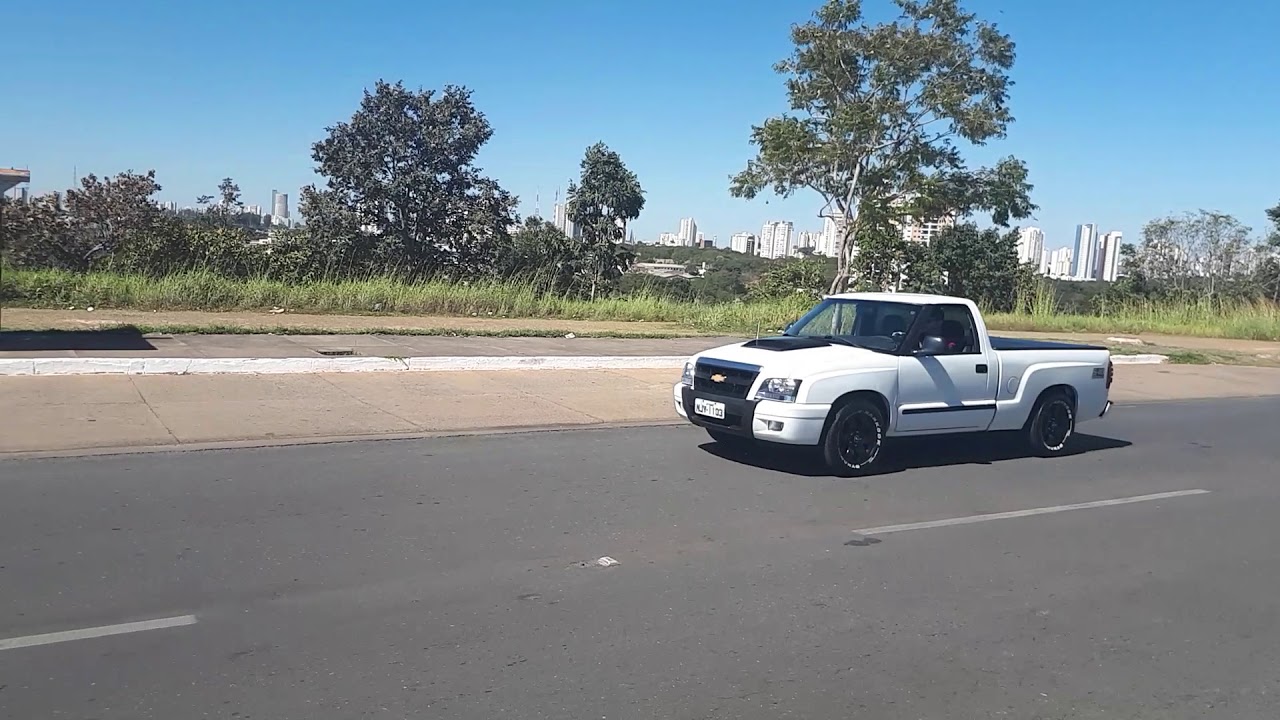 S10 2.4 Flex turbo - YouTube
