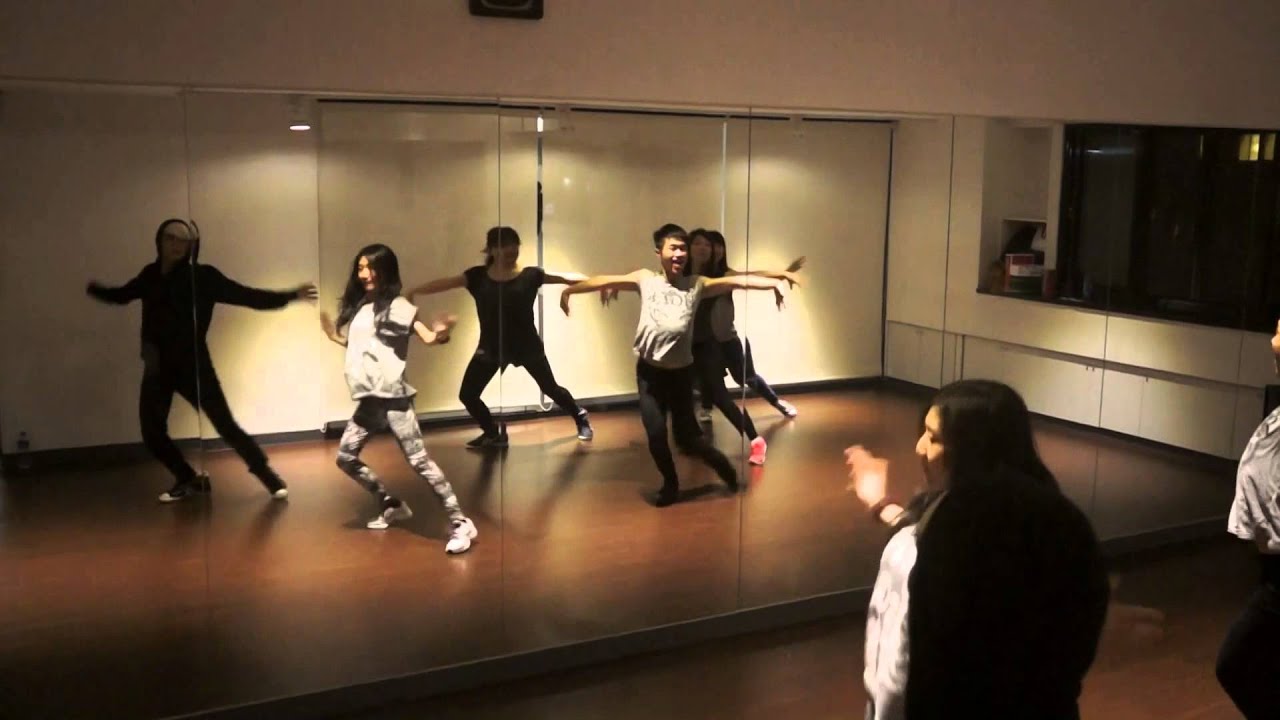 20140313 voguing style basic(music by Christina Aguilera-Bobblehead ...