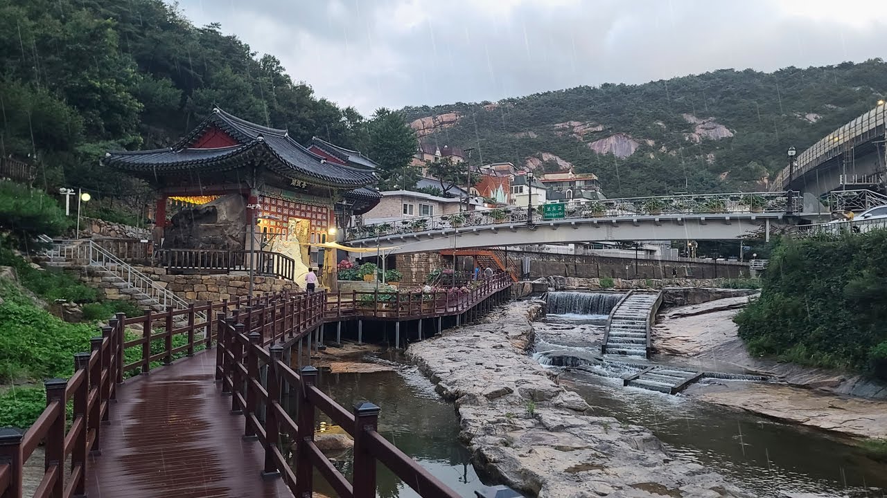 4K Walking in the Rainy Night, Seoul Hongjecheon Stream - Nature, Night ...