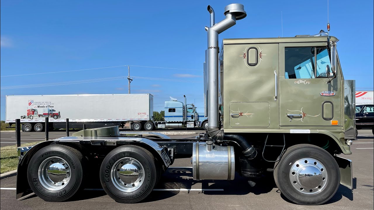 1971 Ford W9000 - YouTube