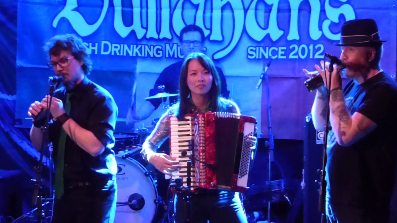 The Dullahans feat. Finny McConnell - Drunken Lazy Bastard live @ Café ...